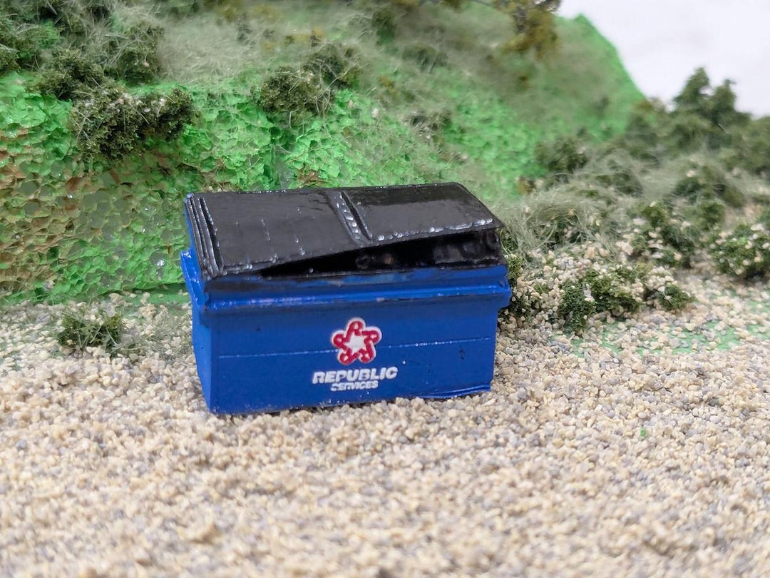 Miniature Dumpsters (HO Scale 1:87) for Scale Models and Dioramas ...