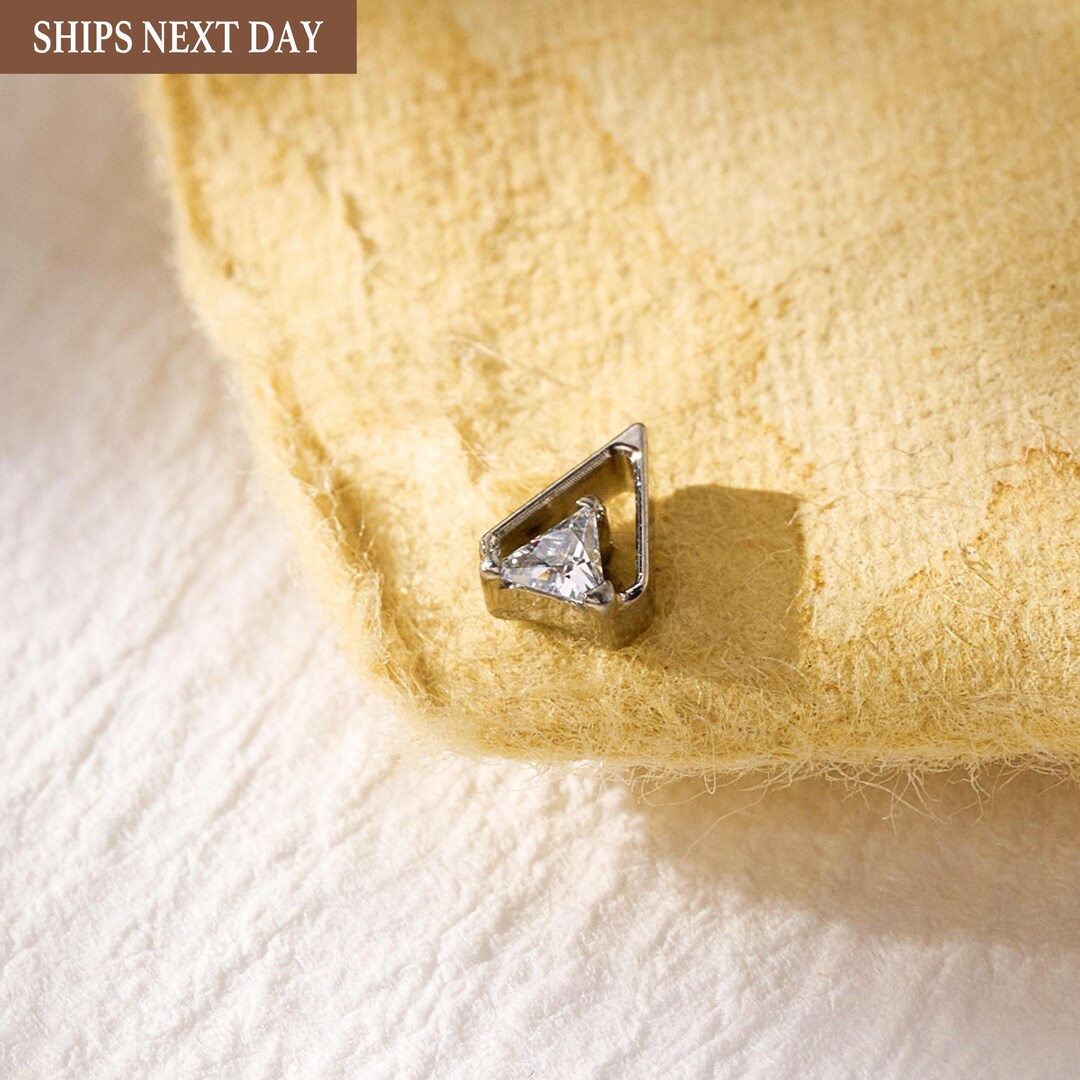 18/16G Tiny Triangles Titanium Labret • Threaded Flat Back Earring • Tragus Stud • Helix Stu ...