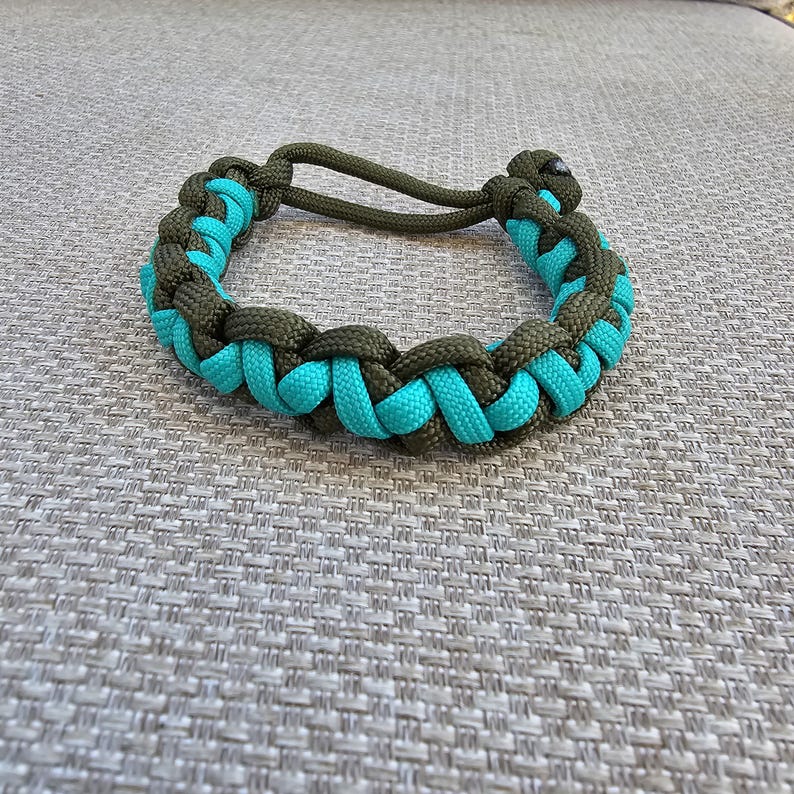 Custom Paracord Bracelet – Tomahawk Sinnet Design, Adjustable ...