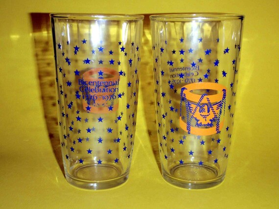 Items similar to Pair of Bicentennial Glass Tumblers Blue Stars and ...