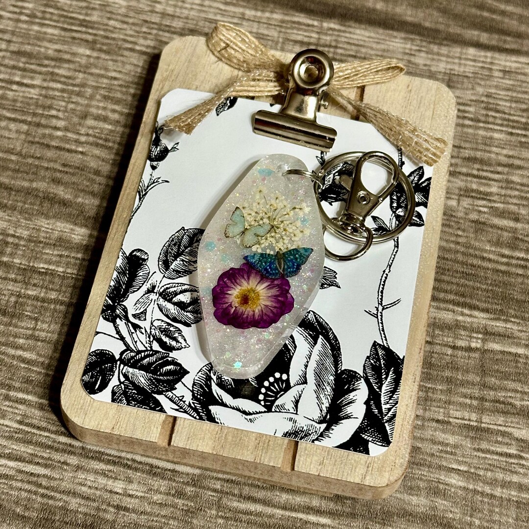 Retro Motel Floral Resin Keychain (mini Purple Rose) - Pressed Flower ...