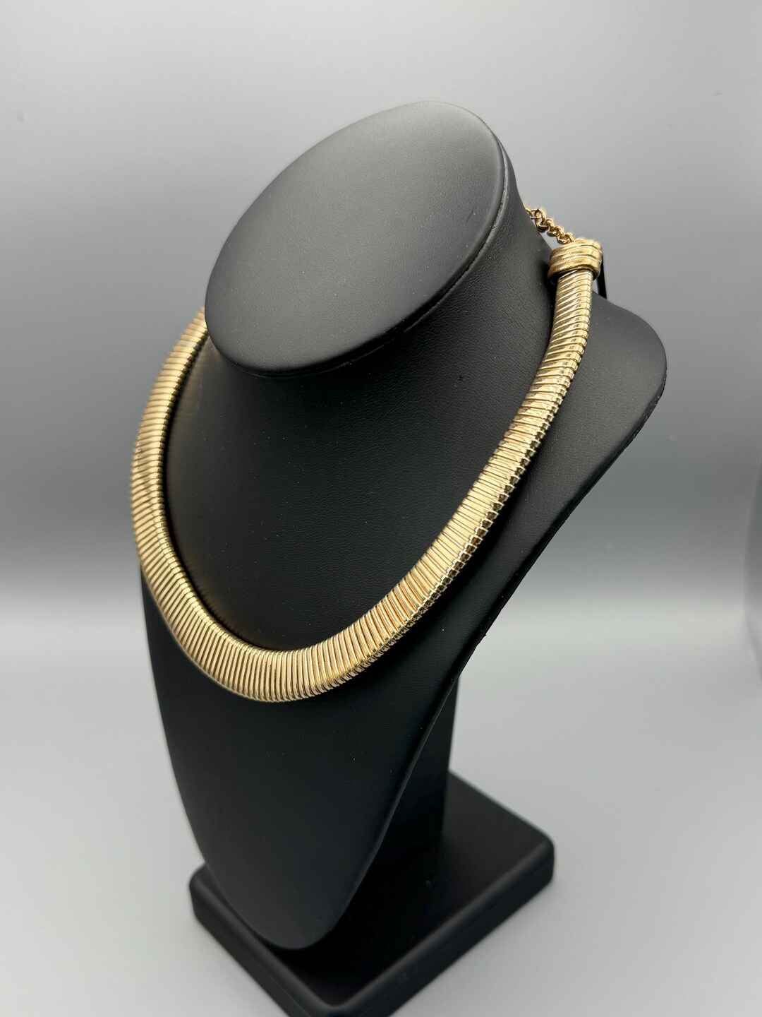 Vintage Crown Trifari Gold Tone Collar Graduated Omega Necklace 15-18 ...