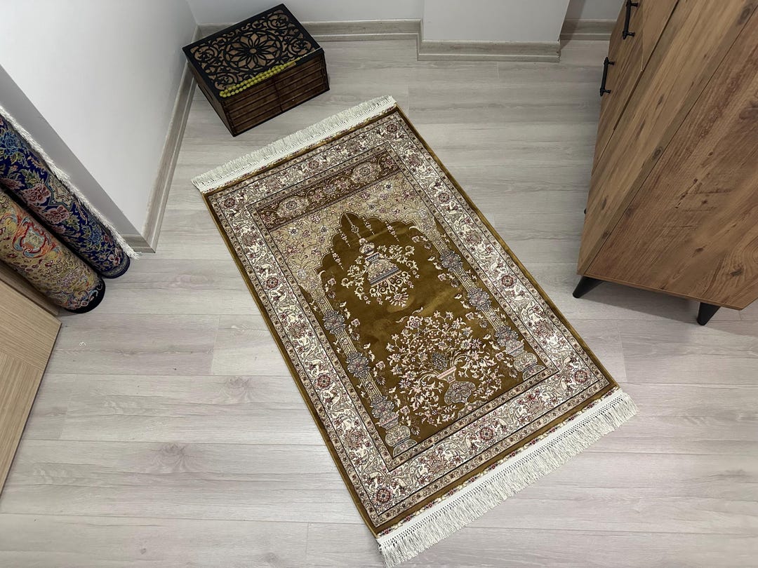 Luxury Sajjadah Prayer Rug, Turkish Made (80x125 CM) - Etsy