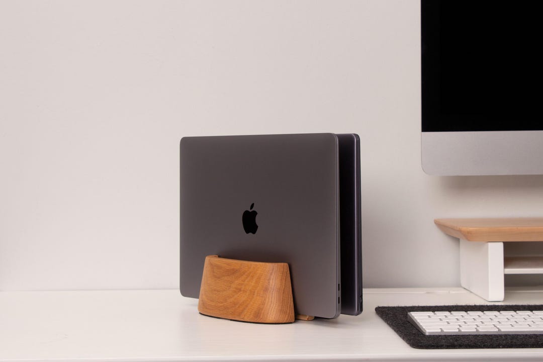 Double Oak Laptop Stand Wood Vertical Laptop Stand Dual Laptop Holder ...