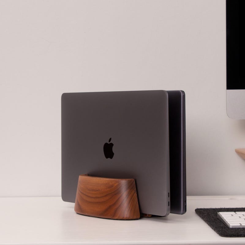 Wooden MacBook Vertical Stand - Etsy