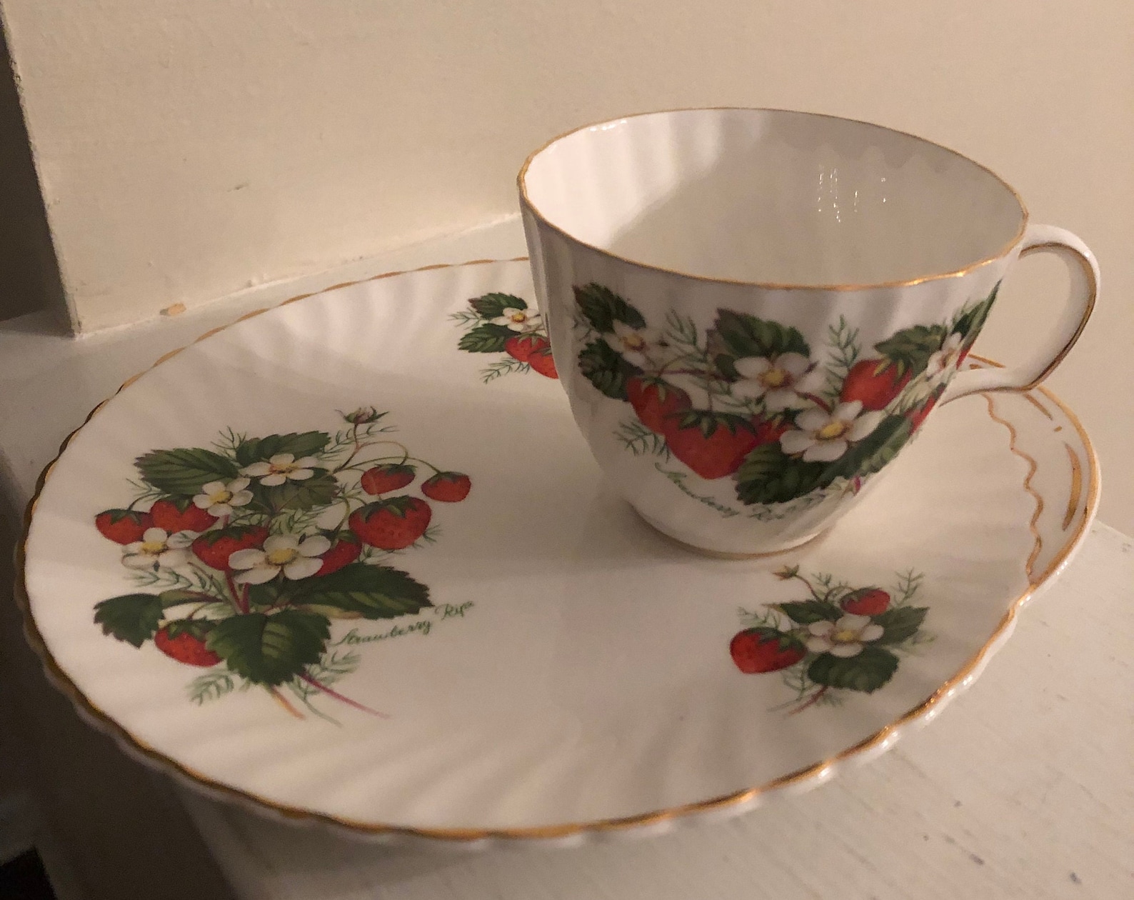 Vintage Ridgeway Potteries Royal Adderley Strawberry Ripe Snack Plates ...