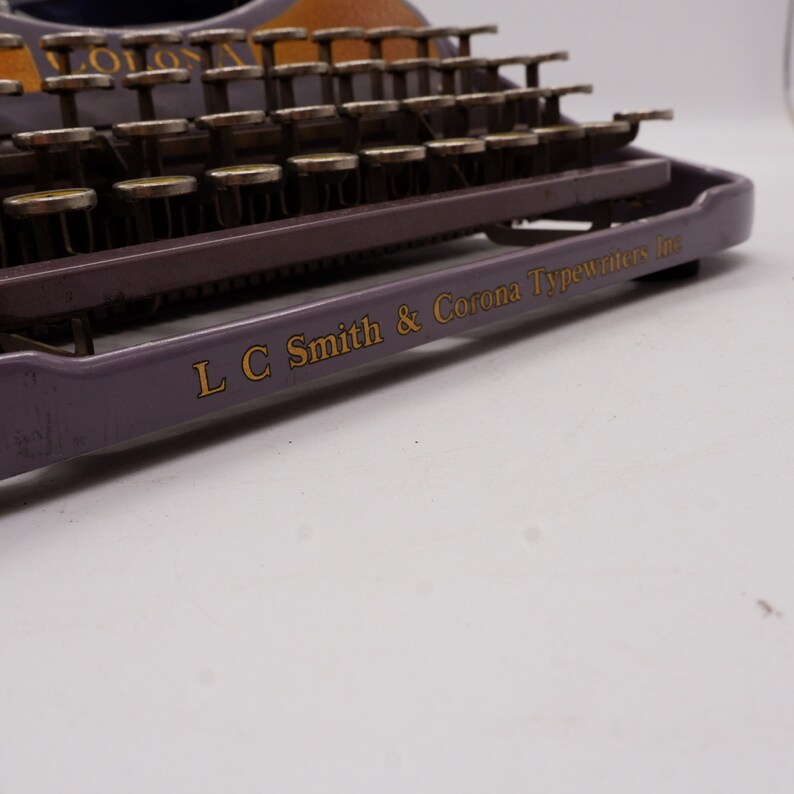 1938 Corona Model 4 Typewriter: Lavender & Gold, AZERTY Keyboard, USA ...