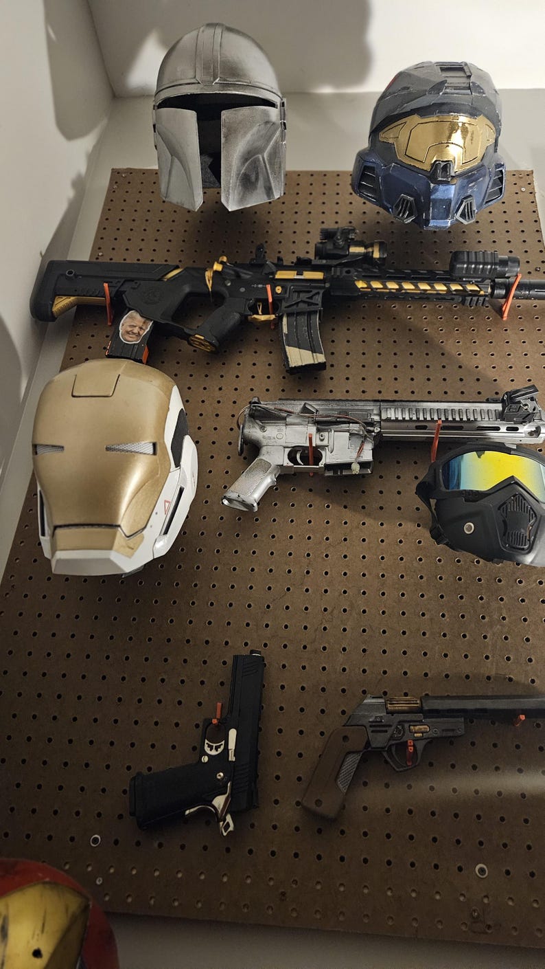 3d Printed Pegboard Helmet Holder for Cosplay Helmets - Etsy
