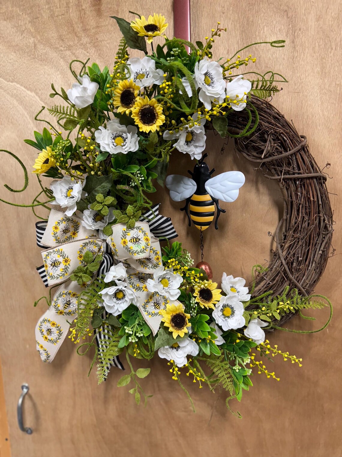 Buzzing Blooms Bee Wreath - Etsy