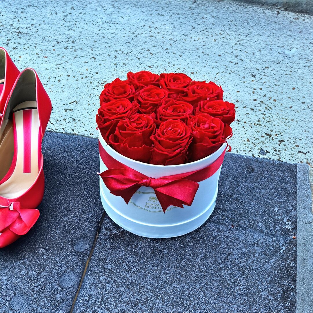 11 Preserved Real Roses That Stay Fresh for Years in Round Box, Natural ...