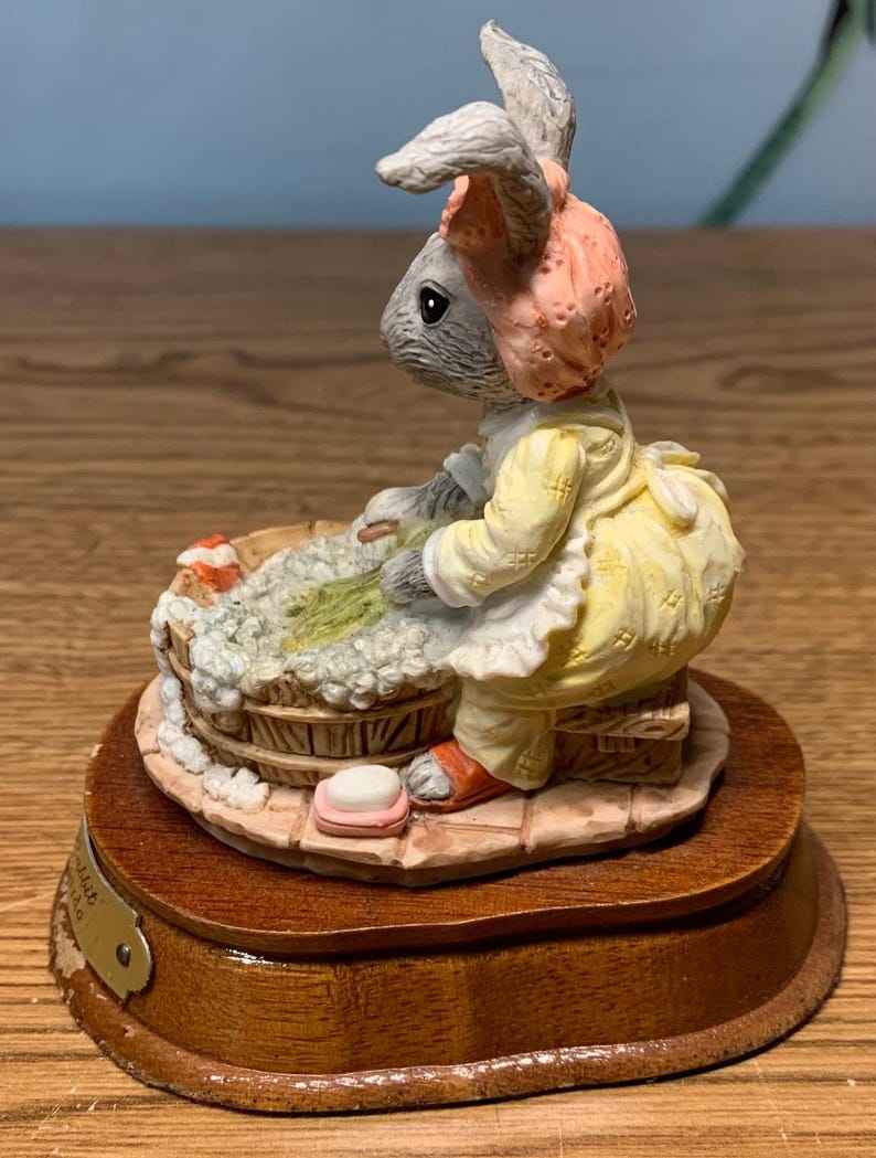 1989 the Leonardo Collection Little Nook Village Rebecca Rabbit ...