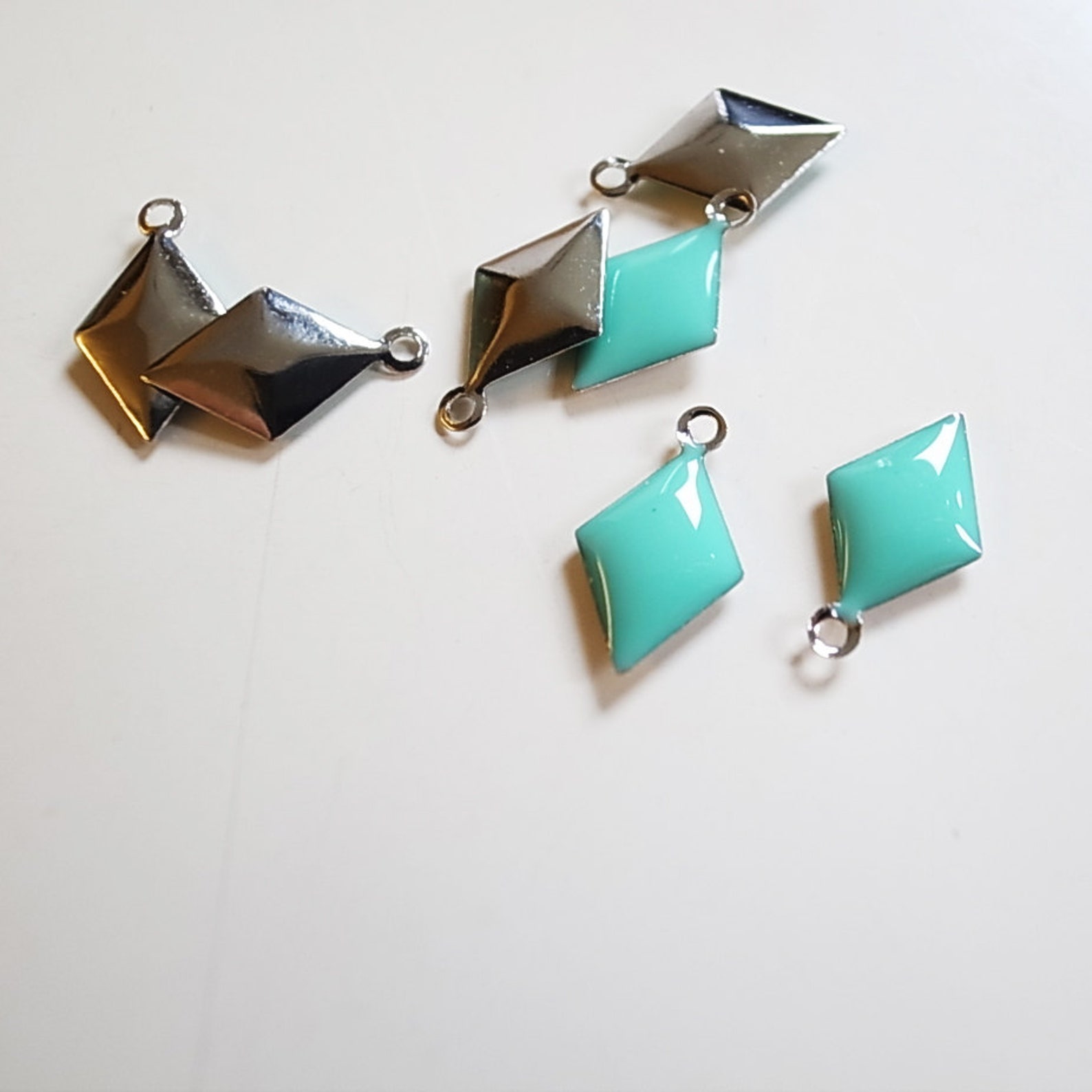 50 Pcs of Diamond Shape Hand Cast Poly Resin Drop in Teal Blue Green on ...