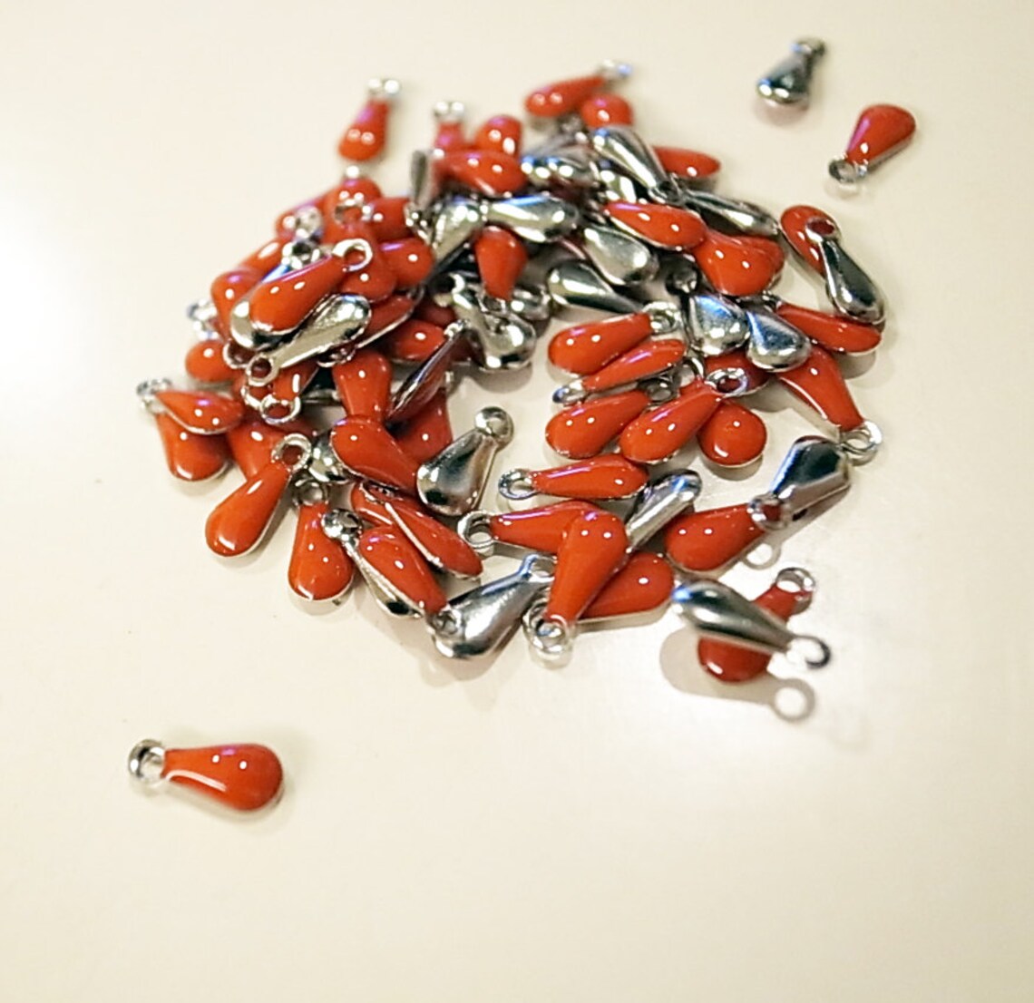 50 Solid Red Color Poly Resin Epoxy on Plated Brass Tiny Drop | Etsy