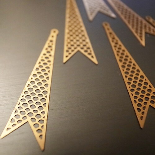 20 Raw Brass Die Cut Charm in DIAMOND Holes Mesh 37mm Each - Etsy