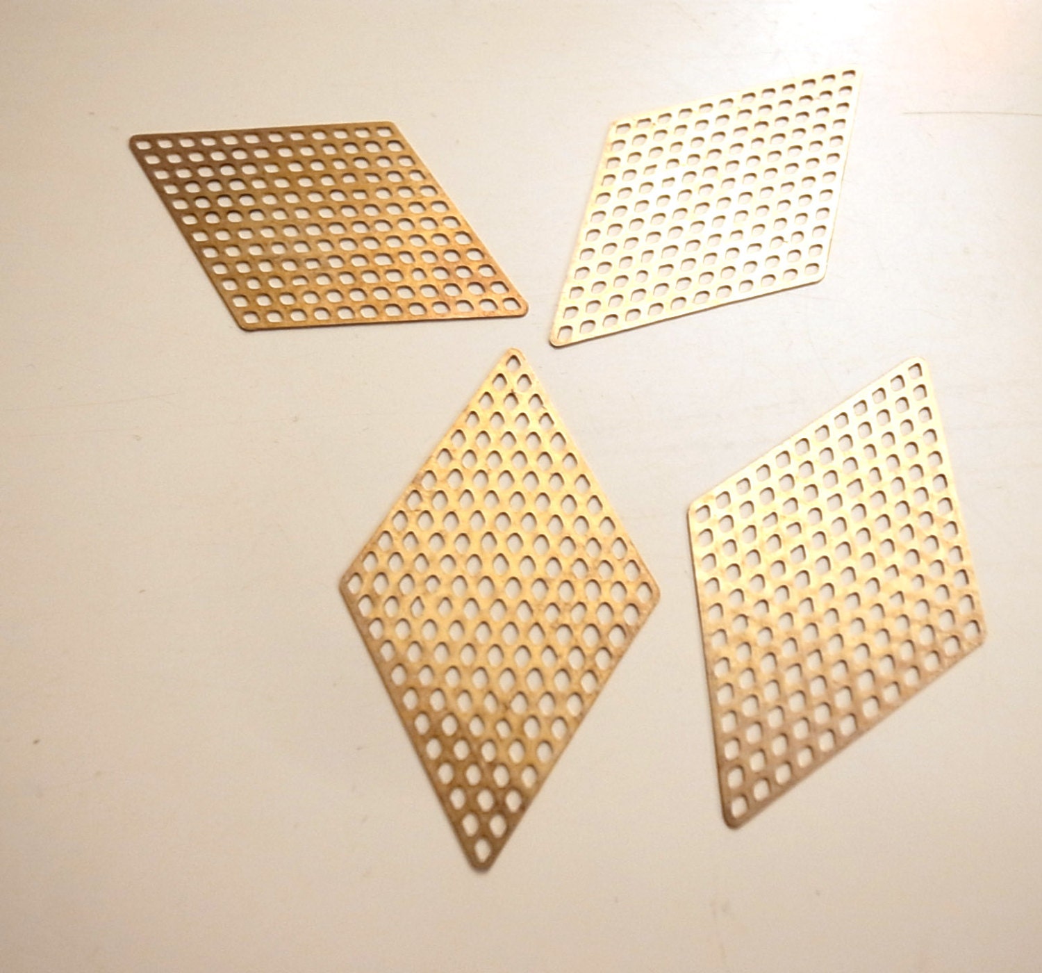 20 Raw Brass Die Cut Charm in DIAMOND Holes Mesh 37mm Each Side Rhombus ...