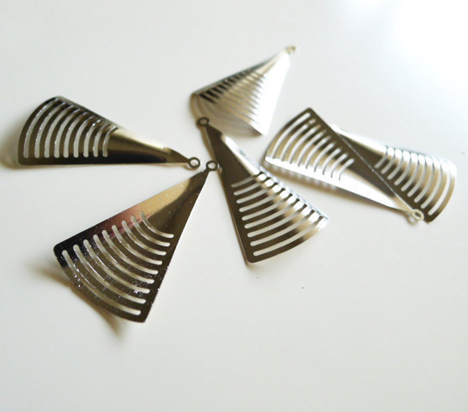 10 Pcs Triangle Drop With Curve 38 X 20 Mm Long Fan Shape in Steel ...