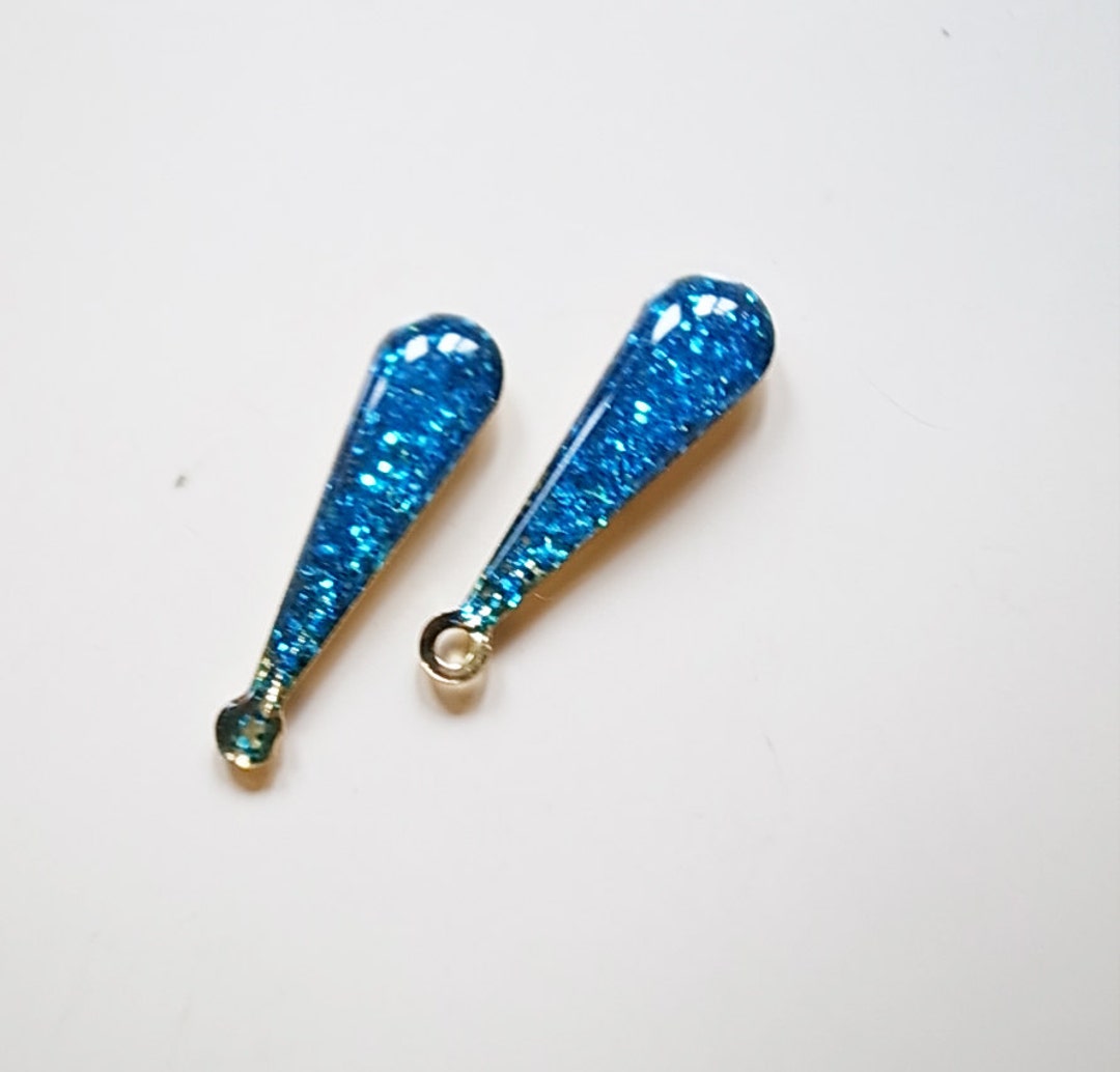 50 Clear Blue With Glitters Epoxy Poly Resin on Gold Color Base Small ...