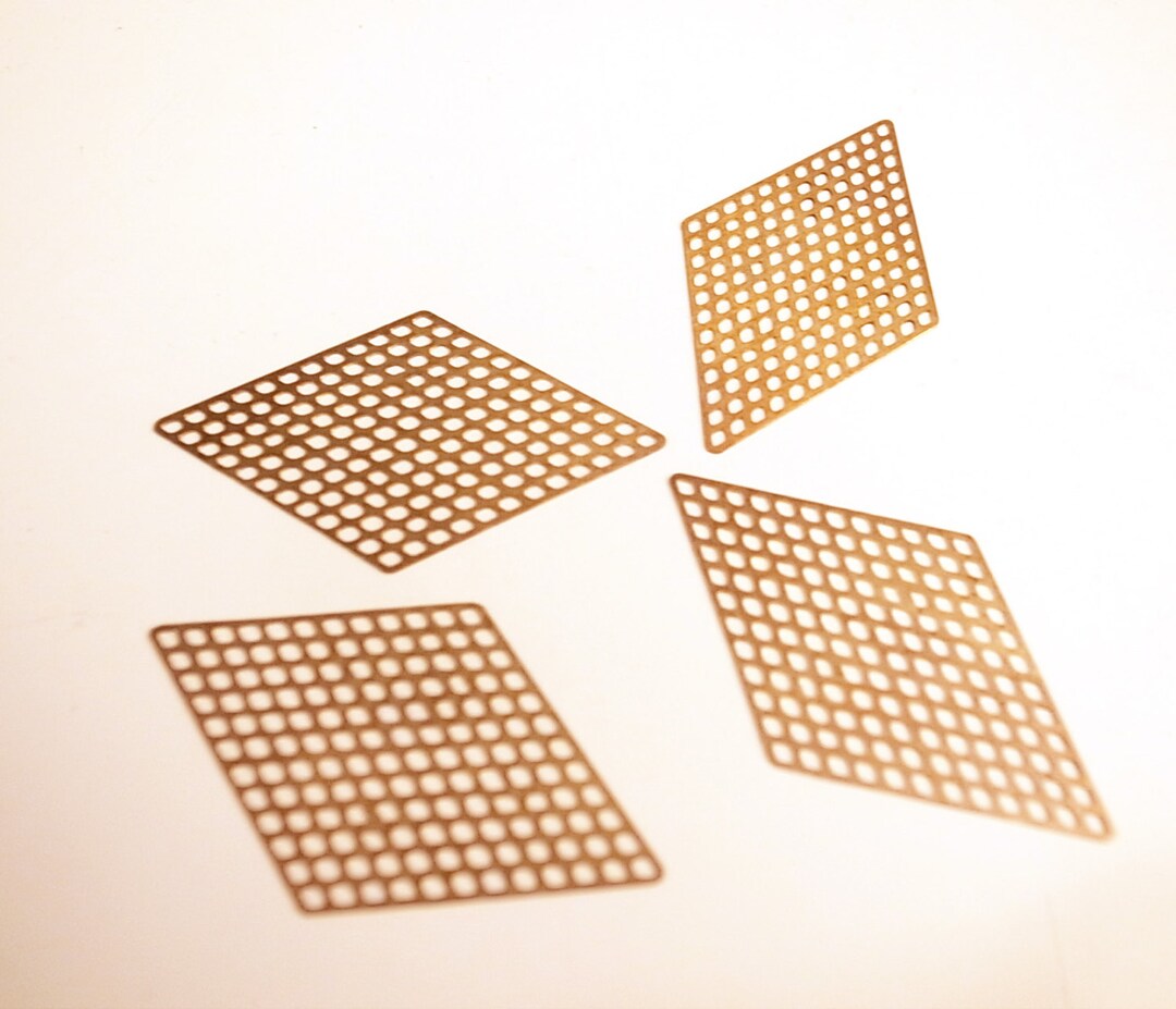 20 Raw Brass Die Cut Charm in DIAMOND Holes Mesh 37mm Each Side Rhombus ...