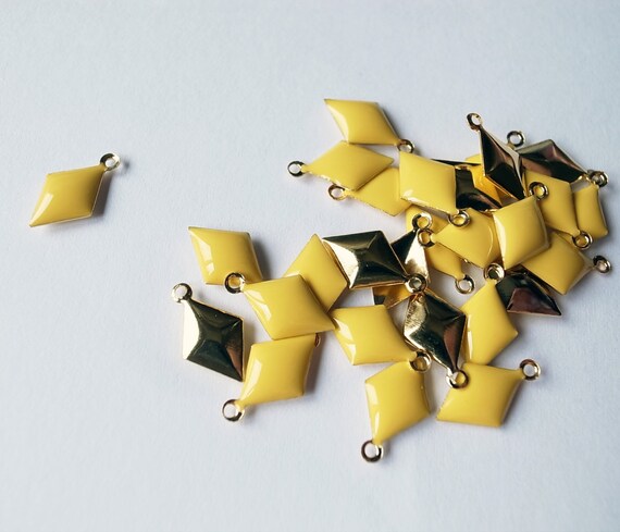 50 Pcs of Diamond Shape Hand Cast Poly Resin Drop in Yellow on | Etsy