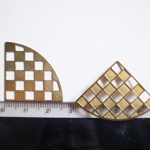 20 Brass Die Cut Charm in Fan Shape Withchecker Patetrn 25 X 25 X 36mm ...