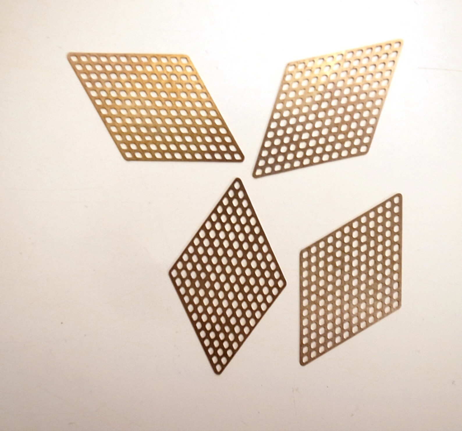 20 Raw Brass Die Cut Charm in DIAMOND Holes Mesh 37mm Each Side Rhombus ...