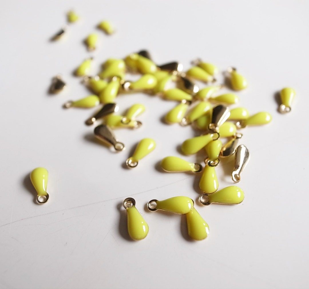 50 Hand Made Solid Yellow Poly Resin Epoxy Drop on GOLD Tone Metal 6 ...