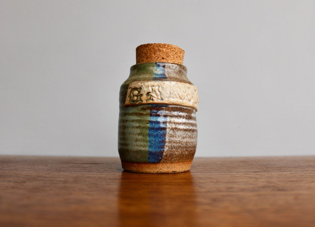 Hand-built GARLIC Jar, Cork Lidded Studio Pottery Apothecary Bottle ...