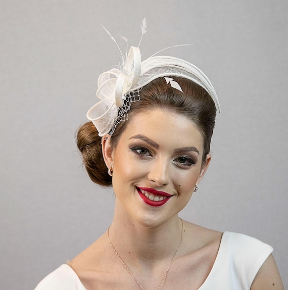Can you wear a fascinator to a wedding | Honestweddingadvice.com
