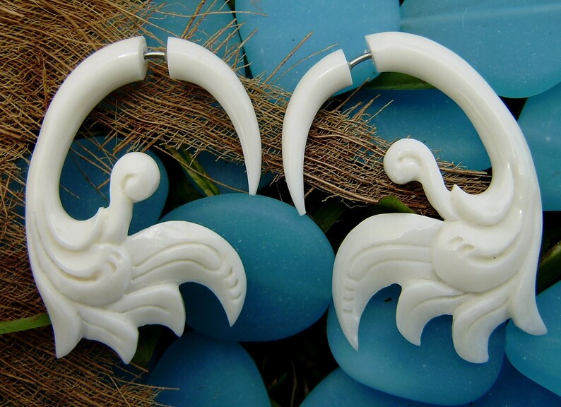 Fake Gauge Earrings Bone Split Gauge Fancy Craved Flower Tribal Style ...