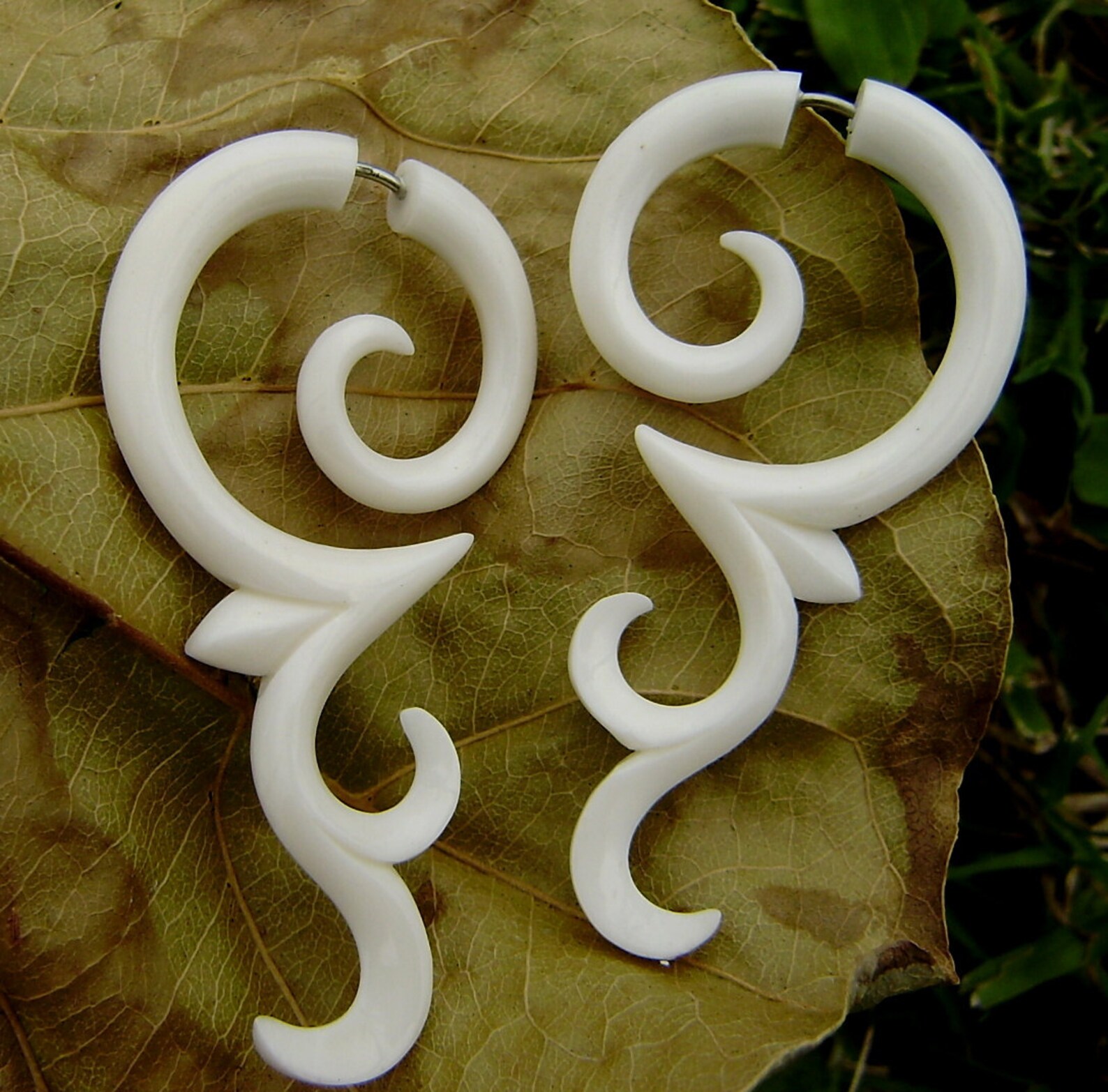 Fake Gauge Earrings ,split Gauge, Bone, Tribal Style, Hand Carved ...