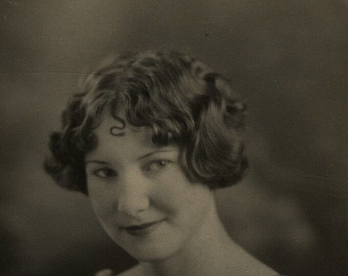 Original Vintage Studio Photograph of Woman Forehead Curl 1920s-30s - Etsy