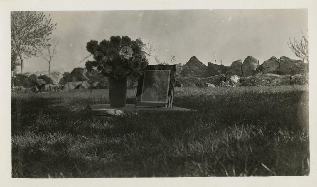 Original Vintage Photo Snapshot Cemetery Flowers & Photo on Grave 1930s-40s - Etsy