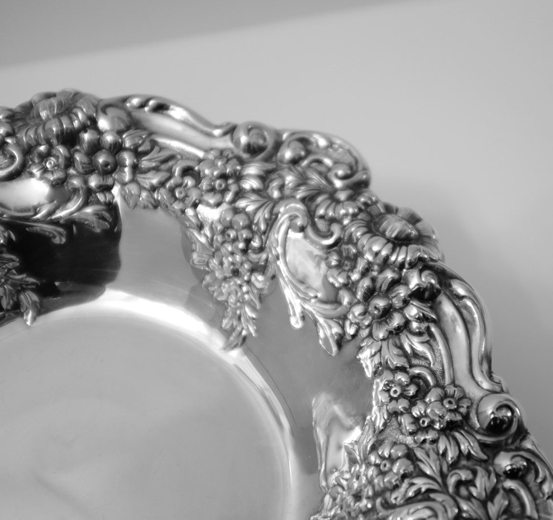 Vintage Oneida Silversmiths Pedestal Footed Bowl With Floral Repousse ...