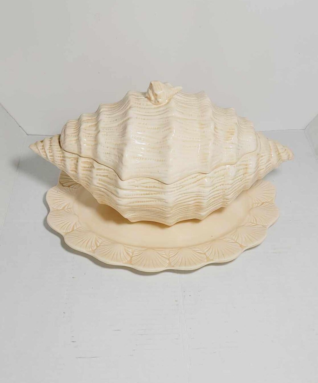 Vintage 13" Ceramic Conch Shell Soup Tureen With Lid and Platter ...