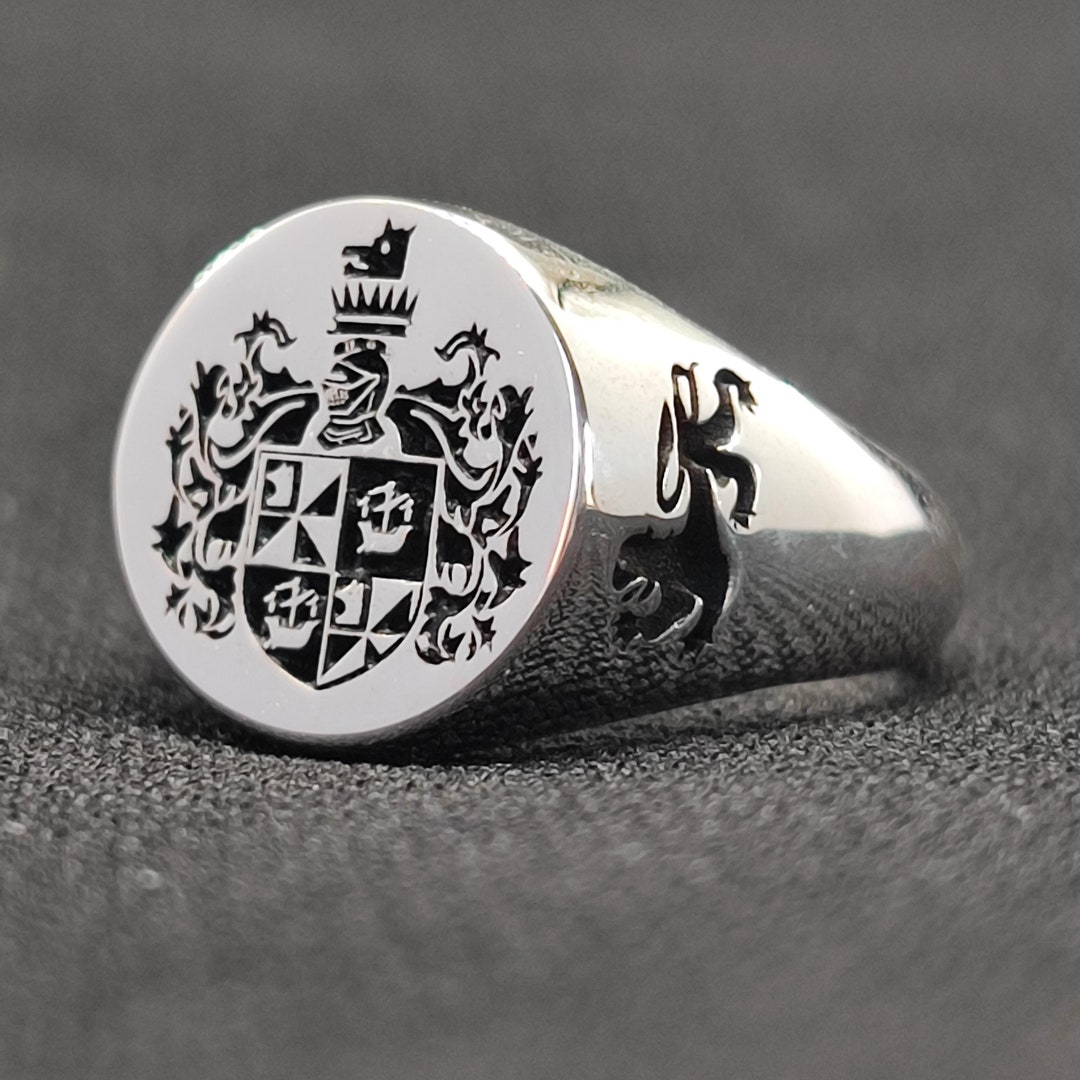 Traditional Family Crest Signet Ring, Gold Men Signet Ring ...