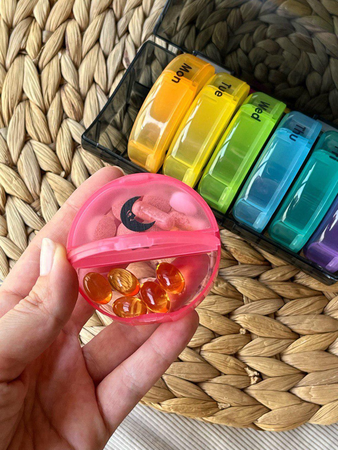 Pill Case 7 Day Pill Organizer Portable Pill Case Mini Medication ...