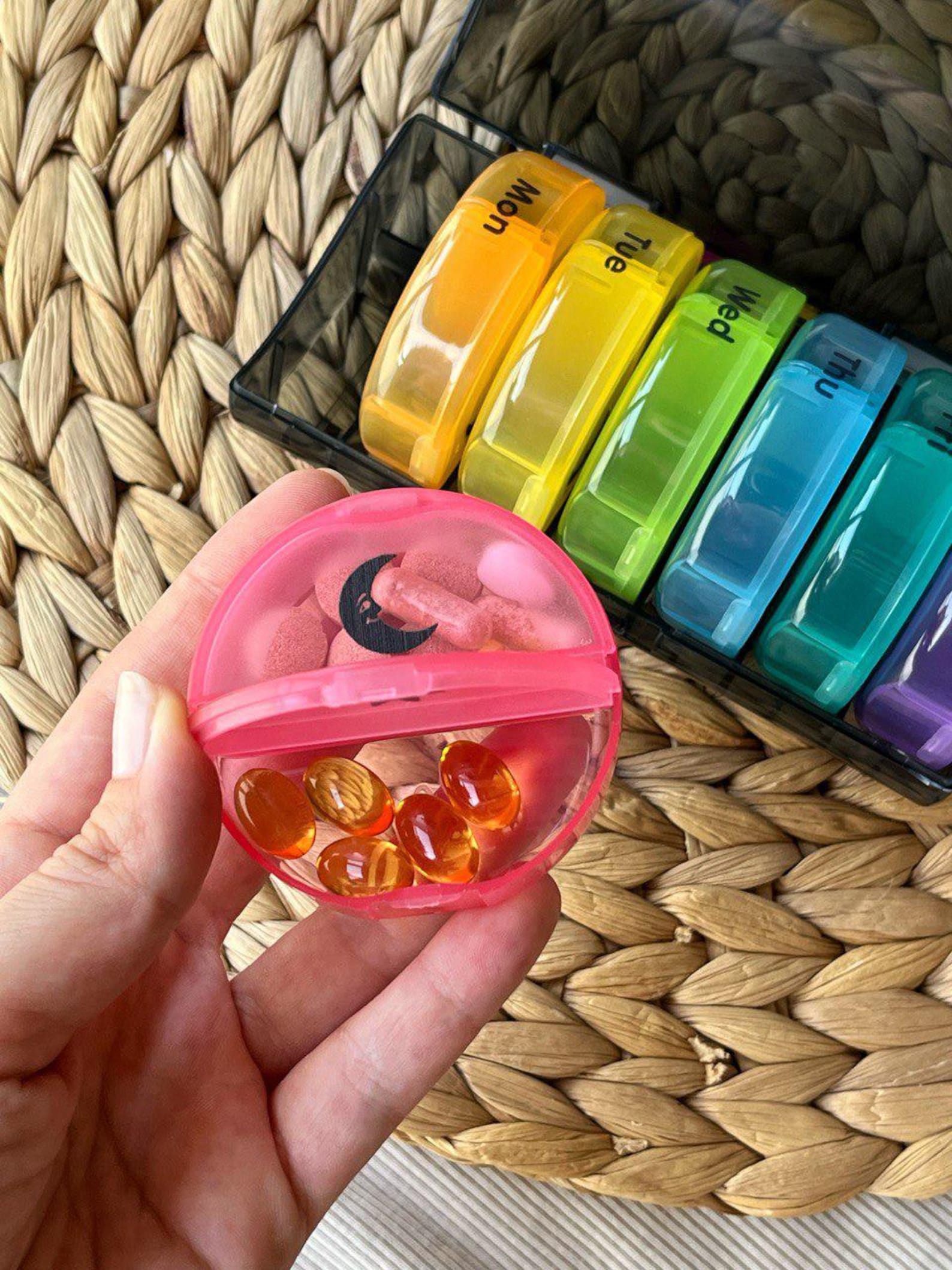 Pill Case 7 Day Pill Organizer Portable Pill Case Mini Medication ...