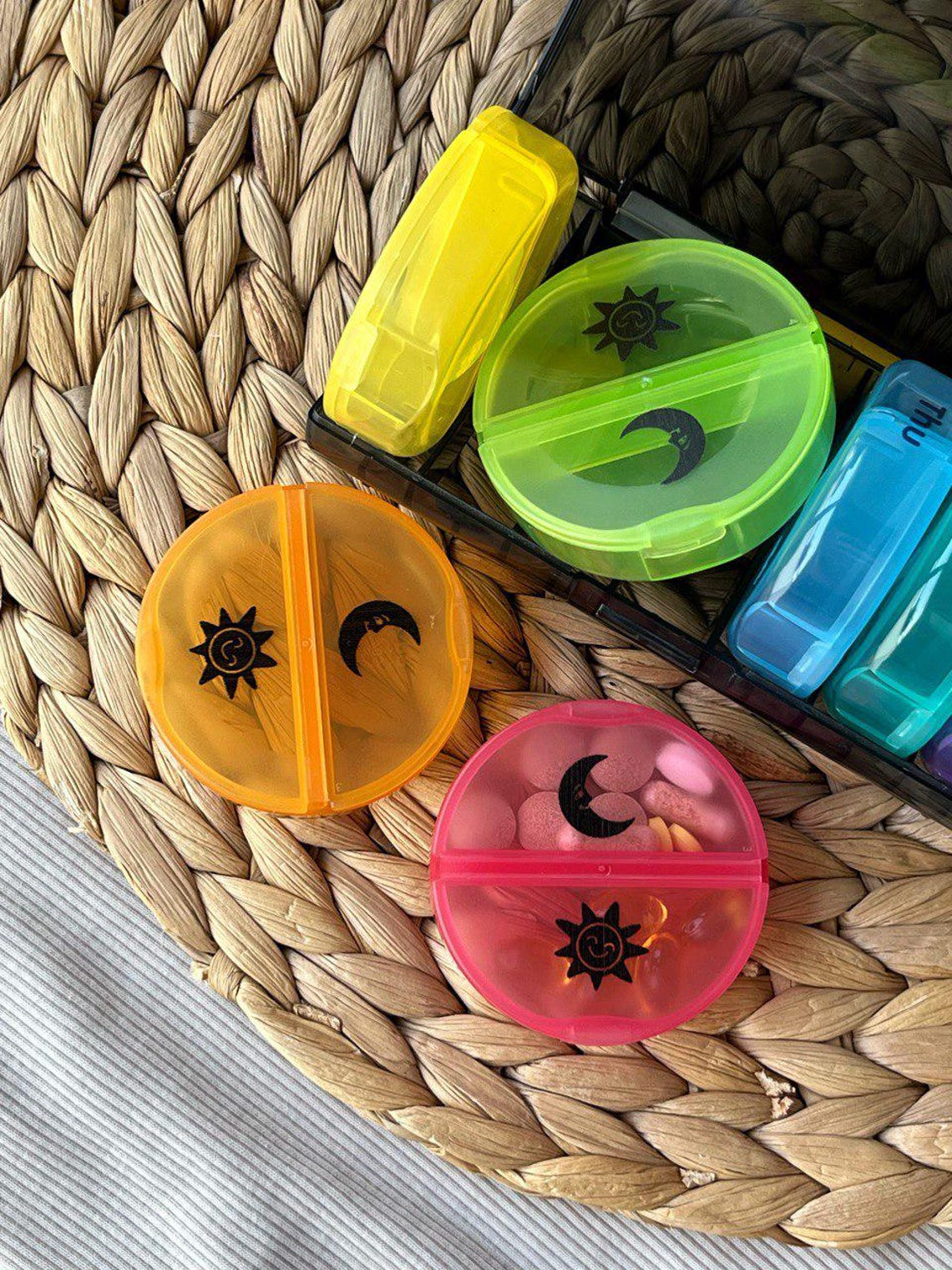 Pill Case 7 Day Pill Organizer Portable Pill Case Mini Medication ...