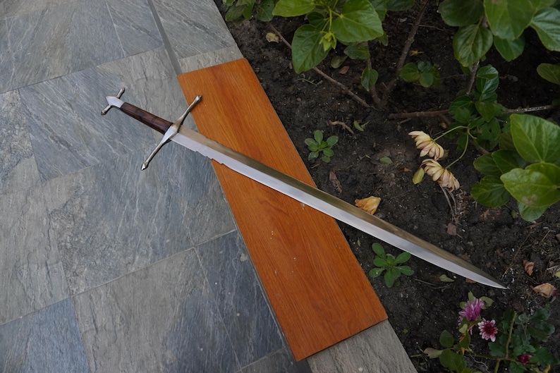 Hand-forged Viking Longsword: Collectible Carbon Steel Blade With ...