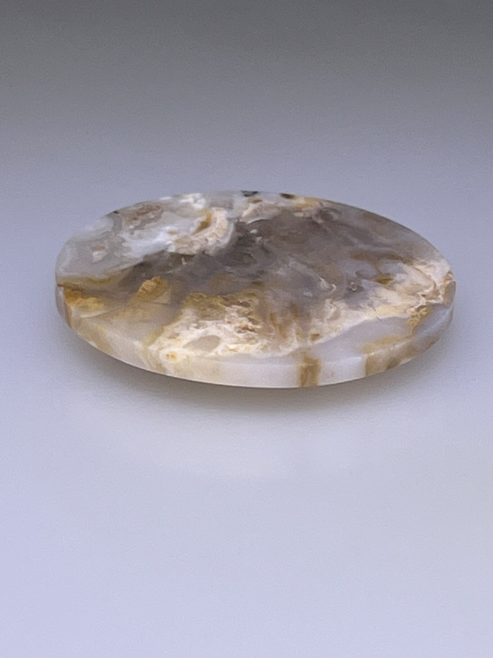 White, Beige, Flame Like Pattern Round Agate Cabochon, 46.14 Carats 005 ...