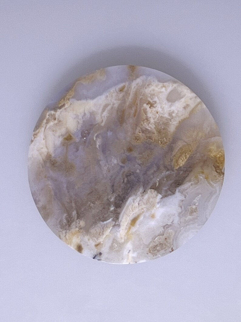 White, Beige, Flame Like Pattern Round Agate Cabochon, 46.14 Carats 005 ...