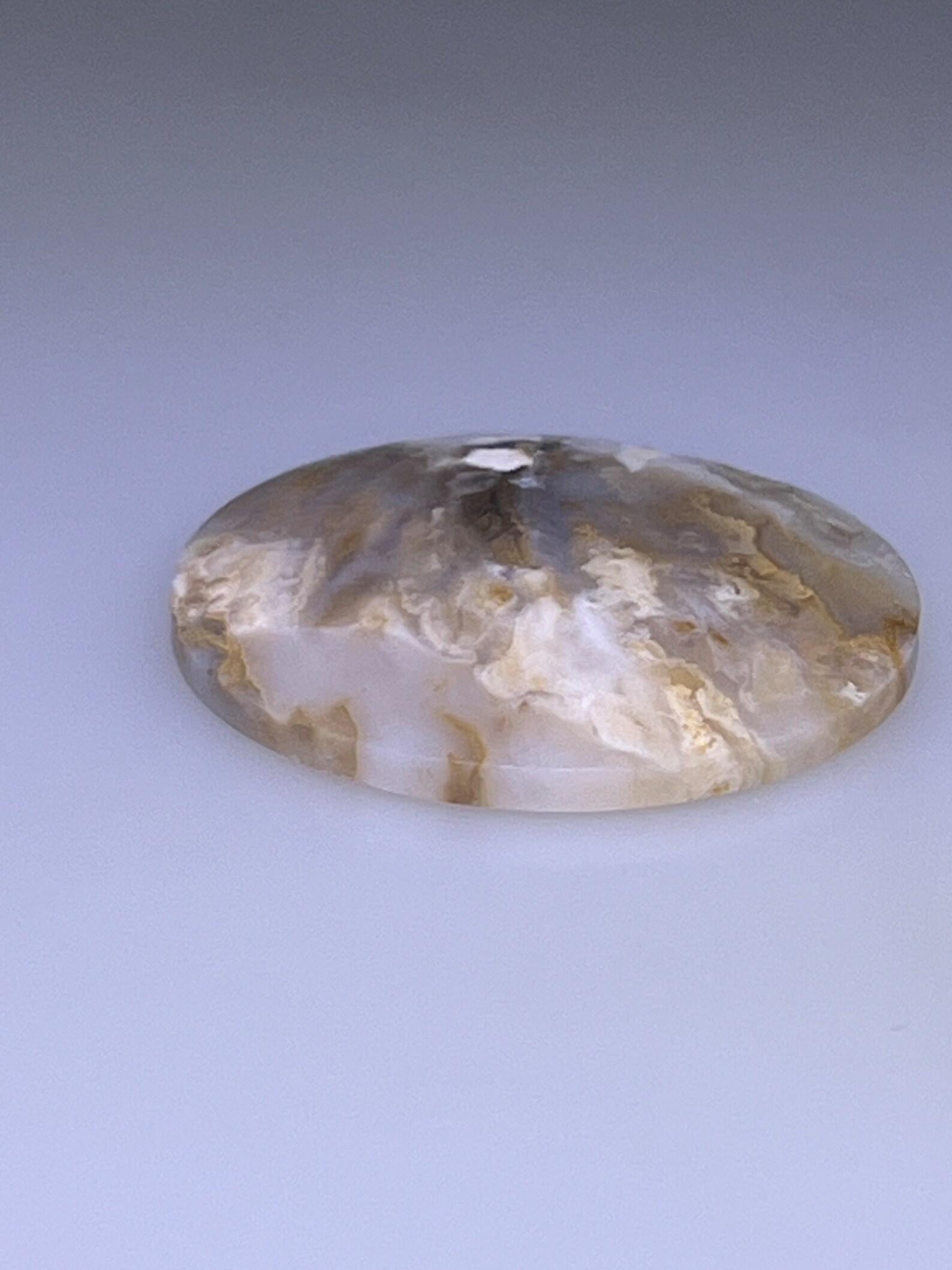 White, Beige, Flame Like Pattern Round Agate Cabochon, 46.14 Carats 005 ...