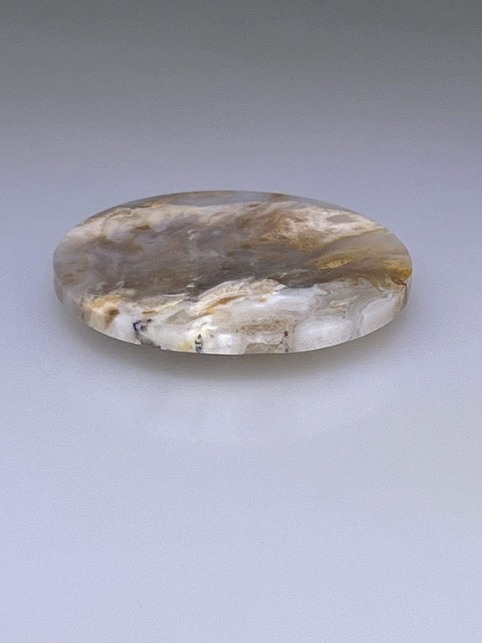 White, Beige, Flame Like Pattern Round Agate Cabochon, 46.14 Carats 005 ...