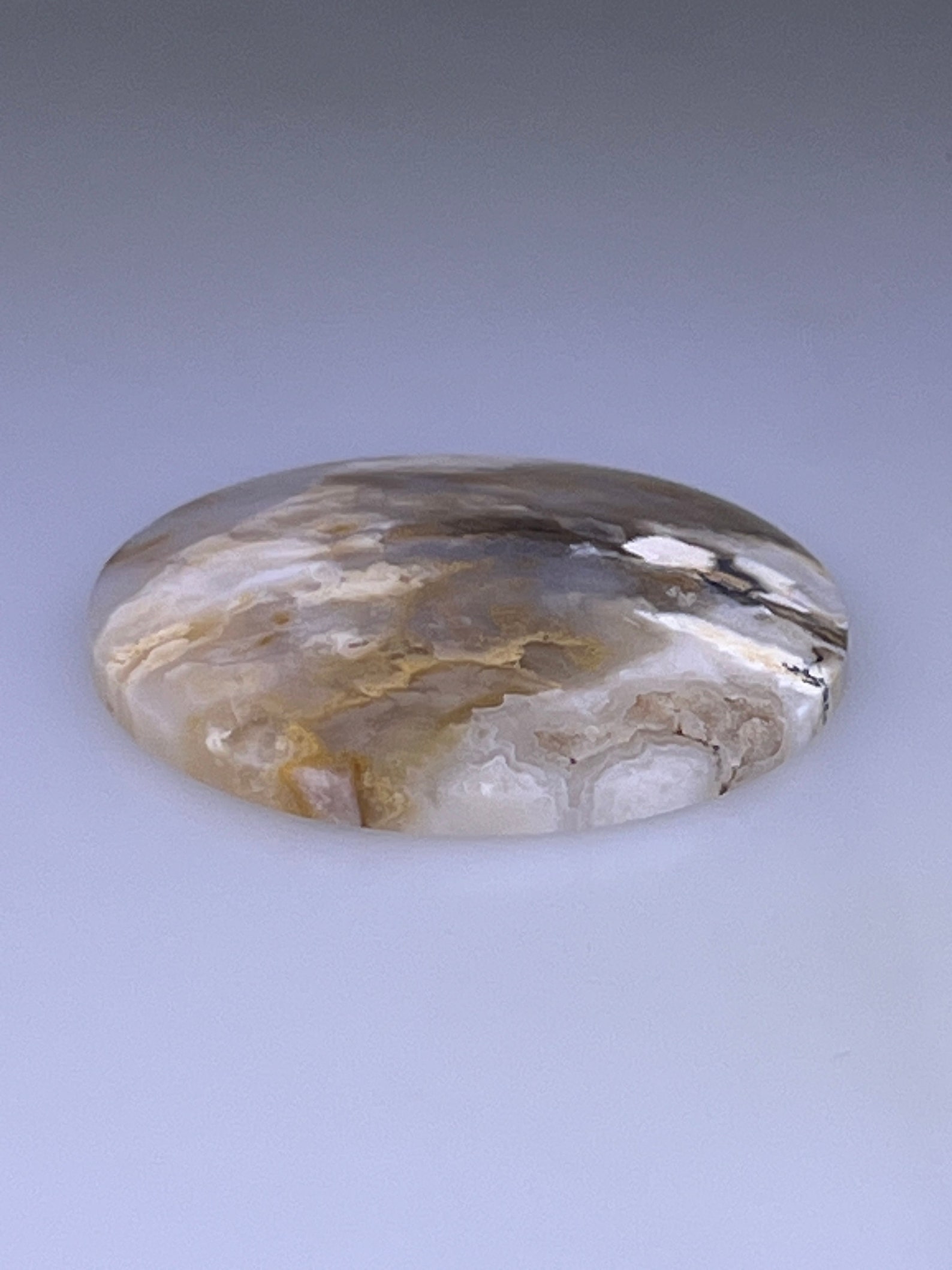 White, Beige, Flame Like Pattern Round Agate Cabochon, 46.14 Carats 005 ...