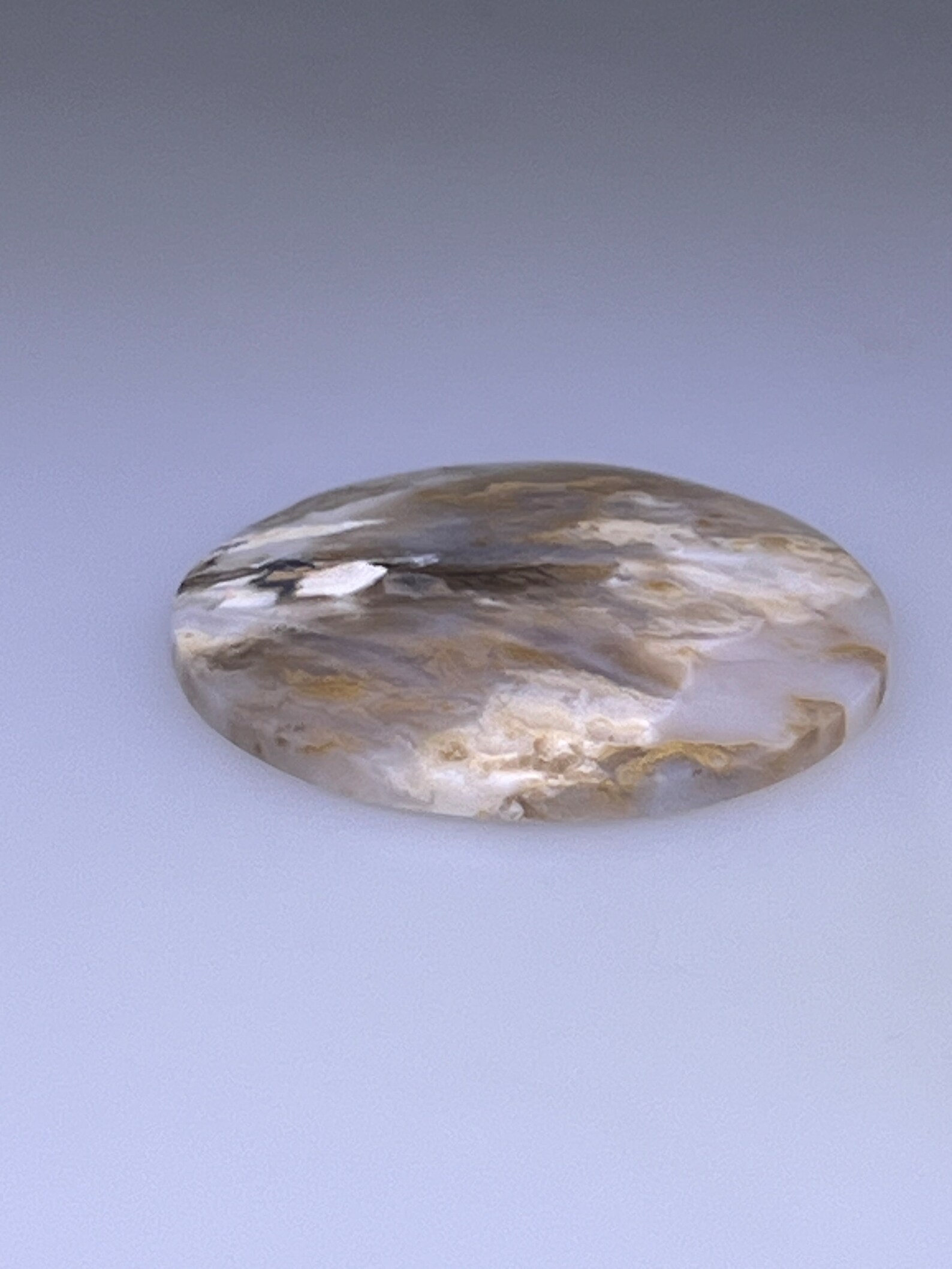 White, Beige, Flame Like Pattern Round Agate Cabochon, 46.14 Carats 005 ...