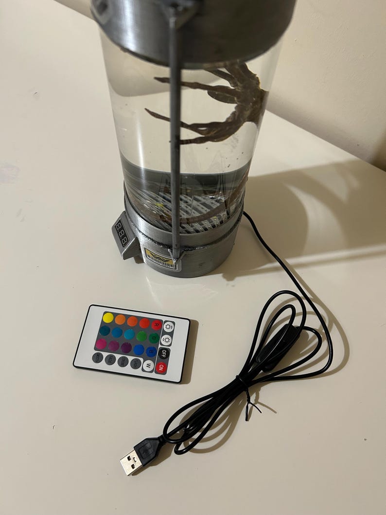Alien Facehugger Stasis Tube Lamp LED Remote Control 16 Colour - Etsy