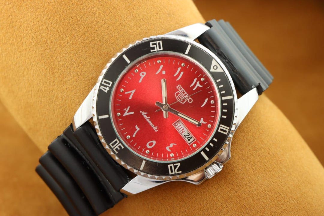 Vintage Automatic Seiko 5 Red Arabic Dial Rotating Bezel Men's Working ...