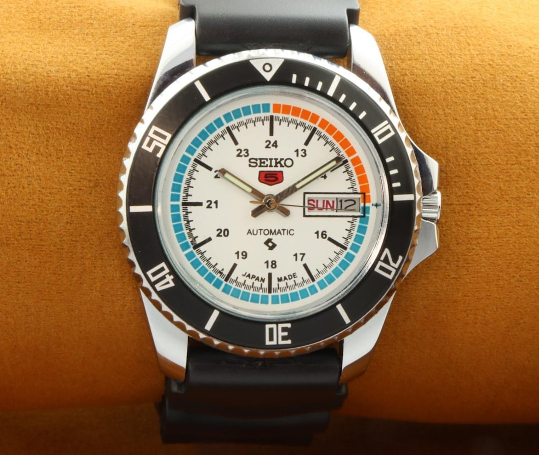 Vintage Refurbished Seiko 5 White Racer Dial Men's Working Wrist Watch ...