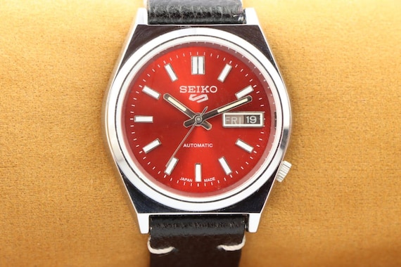 Vintage refurbished Seiko 5 red cherry dial men's wor… - Gem