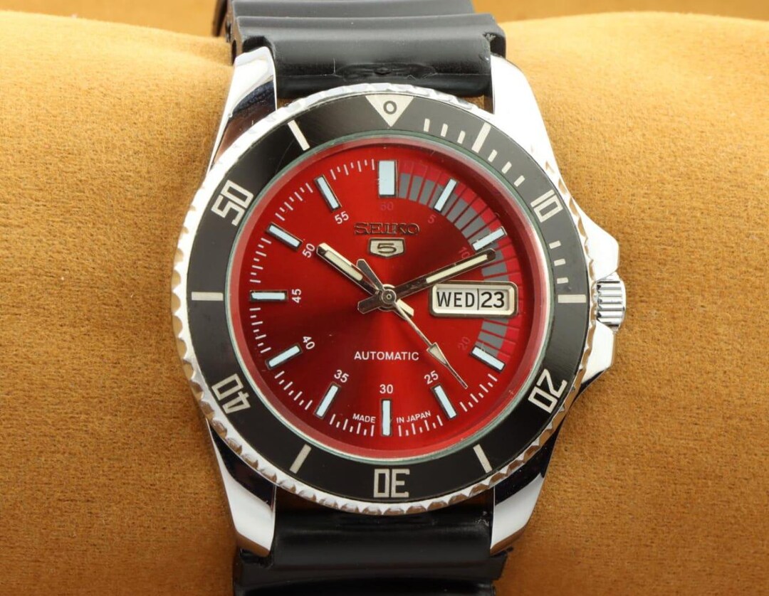Vintage Refurbished Seiko 5 Red Dial Men's Working Wrist Watch 40mm ...